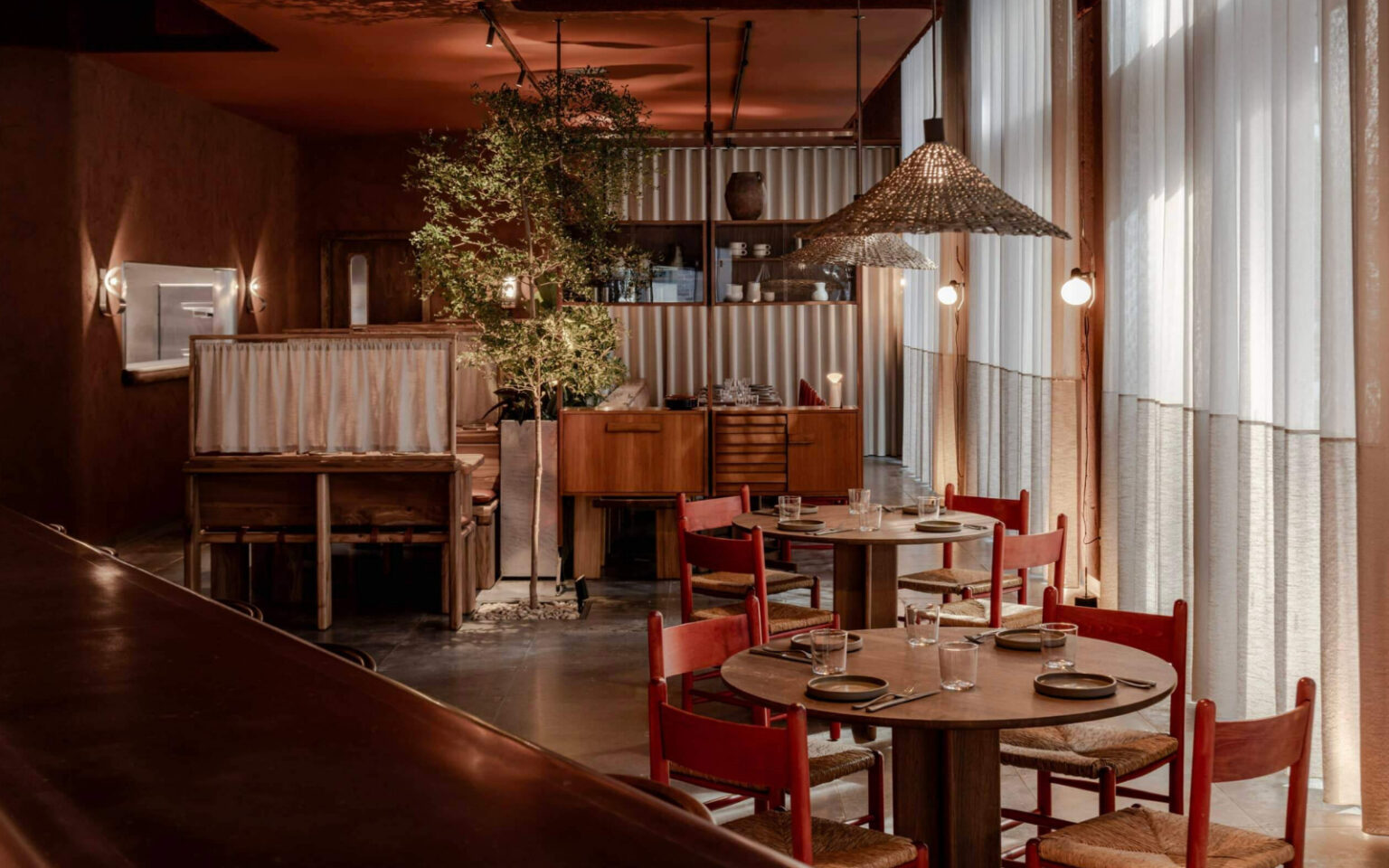 Ara | All-Day Restaurant in Aldgate East — Brunch, Lunch & Dinner